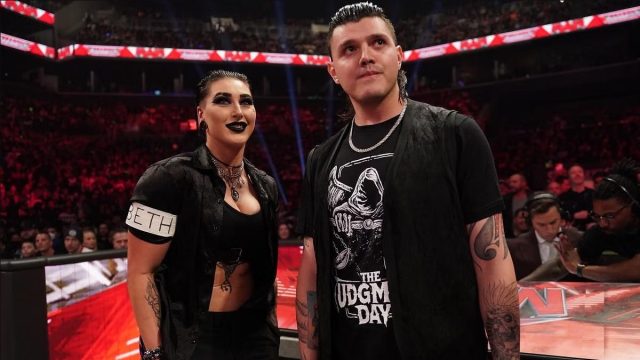 Rhea Ripley & Dominik Attack Rey Mysterio At Home During Thanksgiving ...