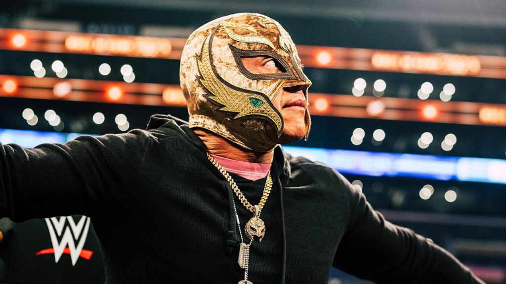 Rey Mysterio Unmasked In New Photo With WWE Star – TJR Wrestling