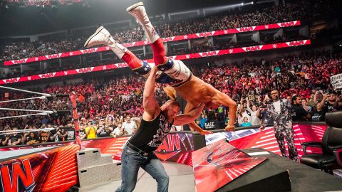 Backstage Reaction To WWE Using Fake Crowd Noise On Raw – TJR Wrestling